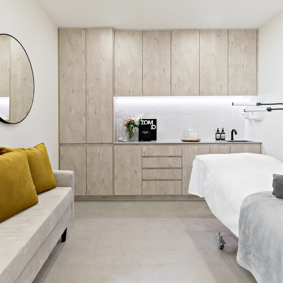 Neutral White | Salon Design Inspiration | Salon Furniture - Comfortel